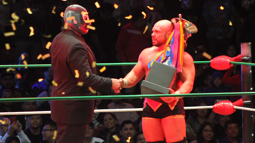Michael Elgin se llevó el Grand Prix 2018 del CMLL