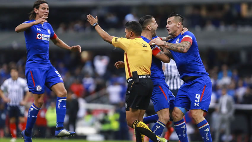 VAR 'ayudó' a Cruz Azul a obtener pase a la Final