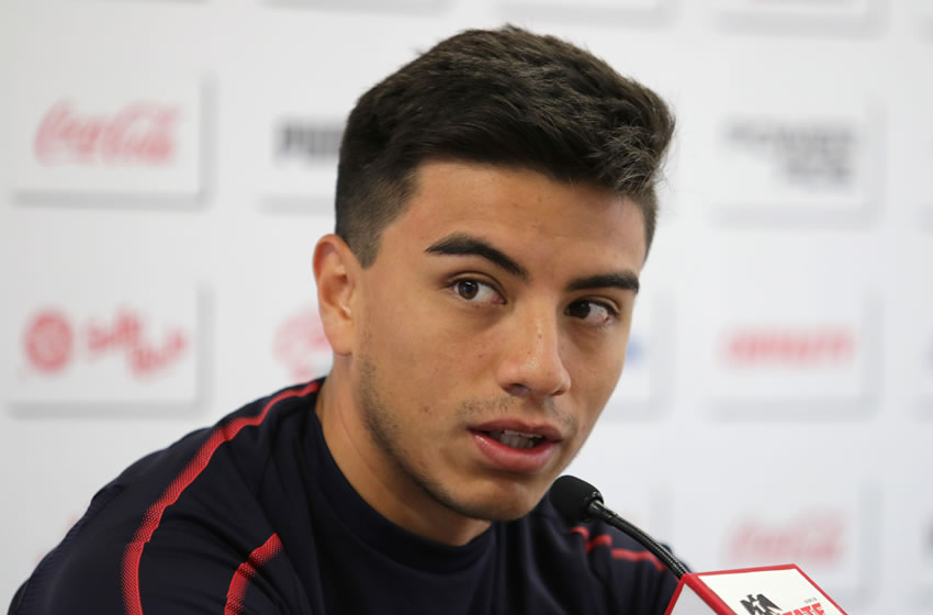 Selección Mexicana: Fernando Beltrán levanta la mano para recibir llam ...