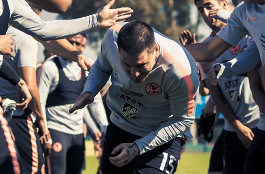 América: Recibió con 'pamba' a Nico Castillo