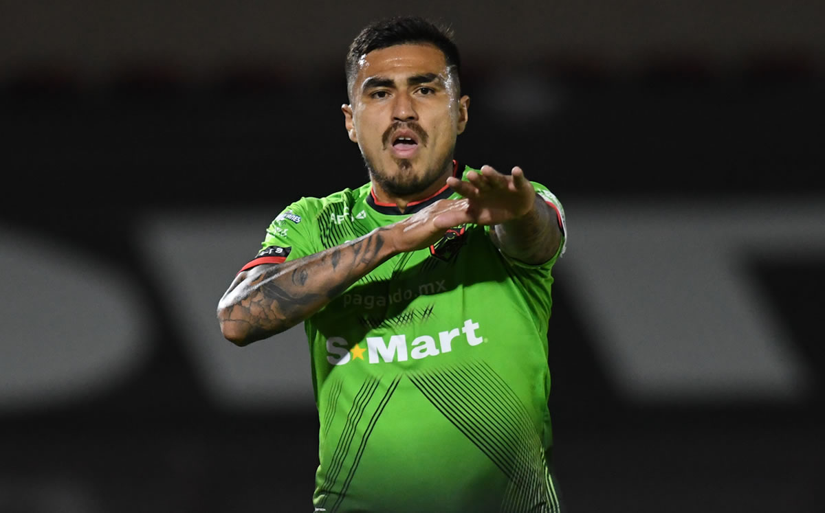 Lezcano aprovecha fallas de la defensa de América en el gol | VIDEO