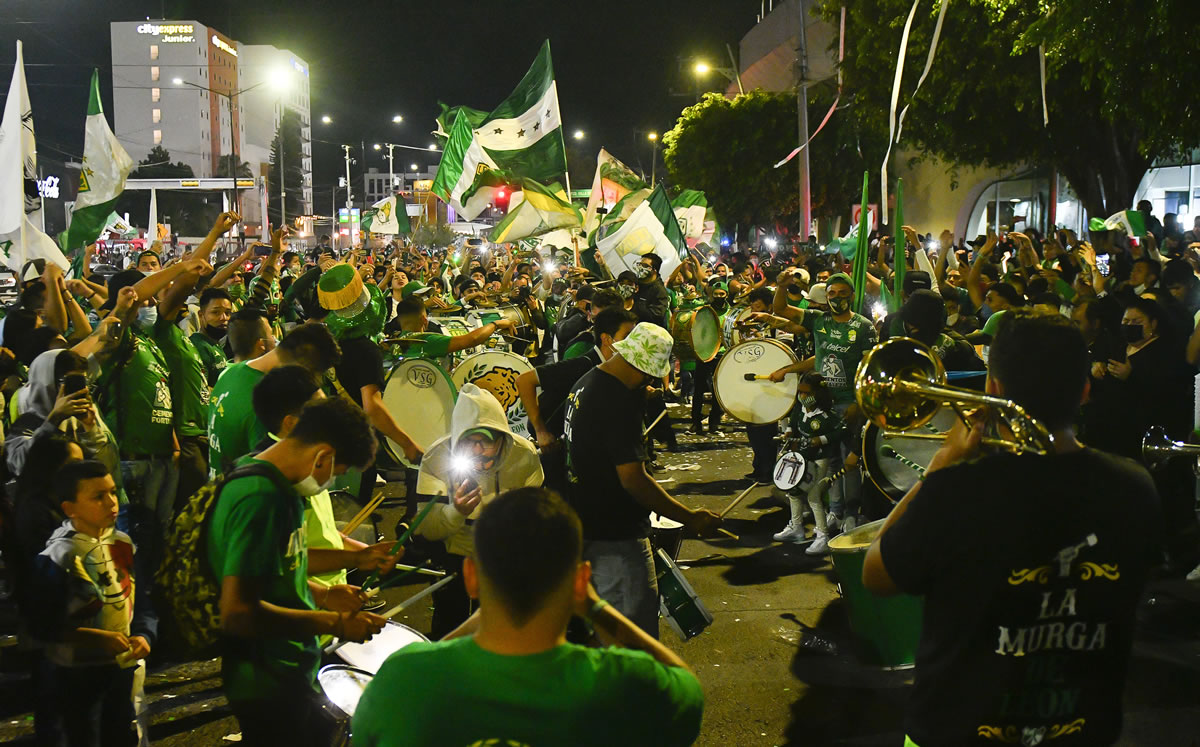 Afición del León armó una fiesta previo a la Semifinal contra Chivas