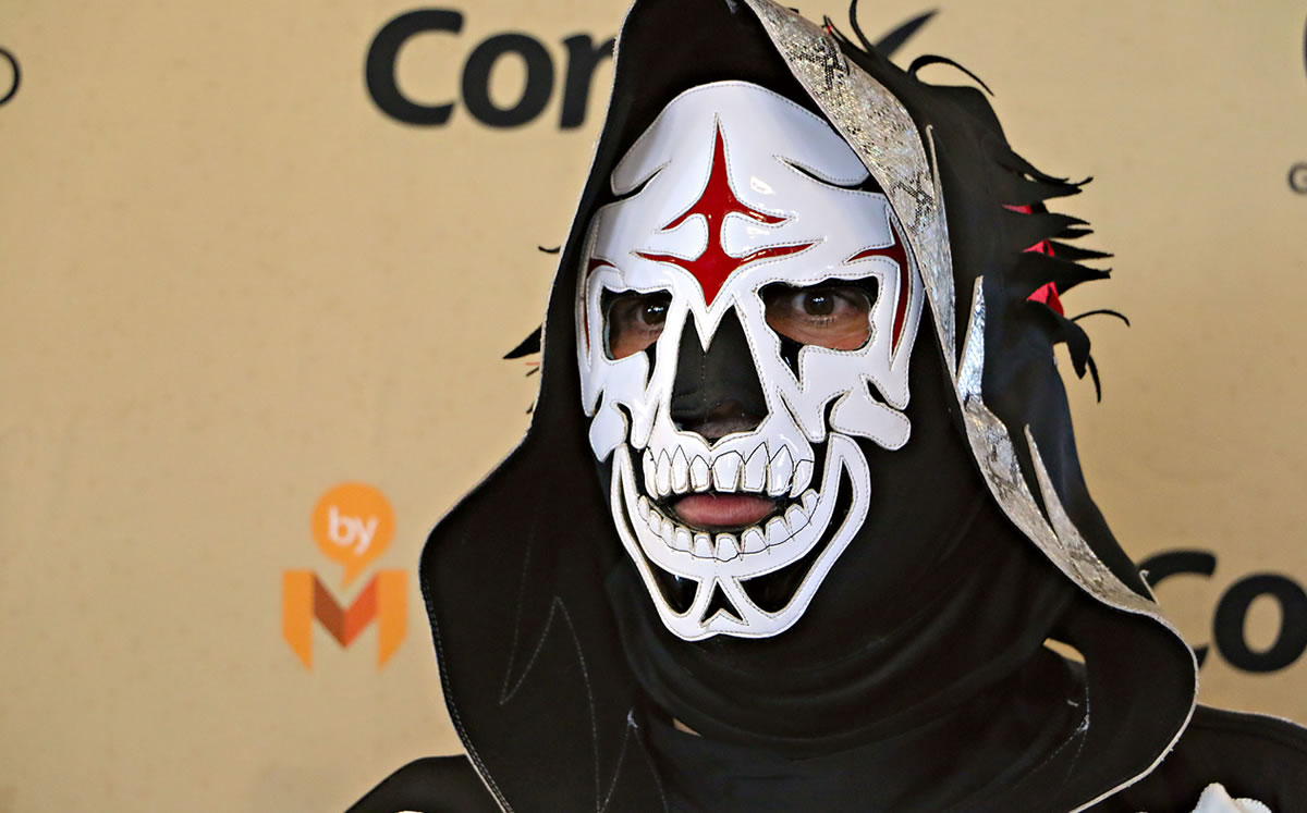 La Parka, inducido al Salón de la Fama de la AAA en Triplemanía XXVIII