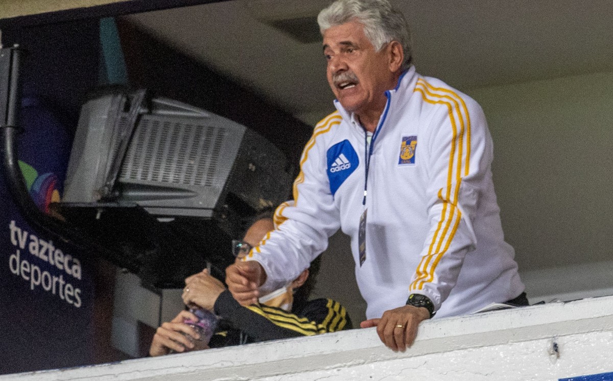 Tuca podría ser multado otra vez, ahora por no usar cubrebocas