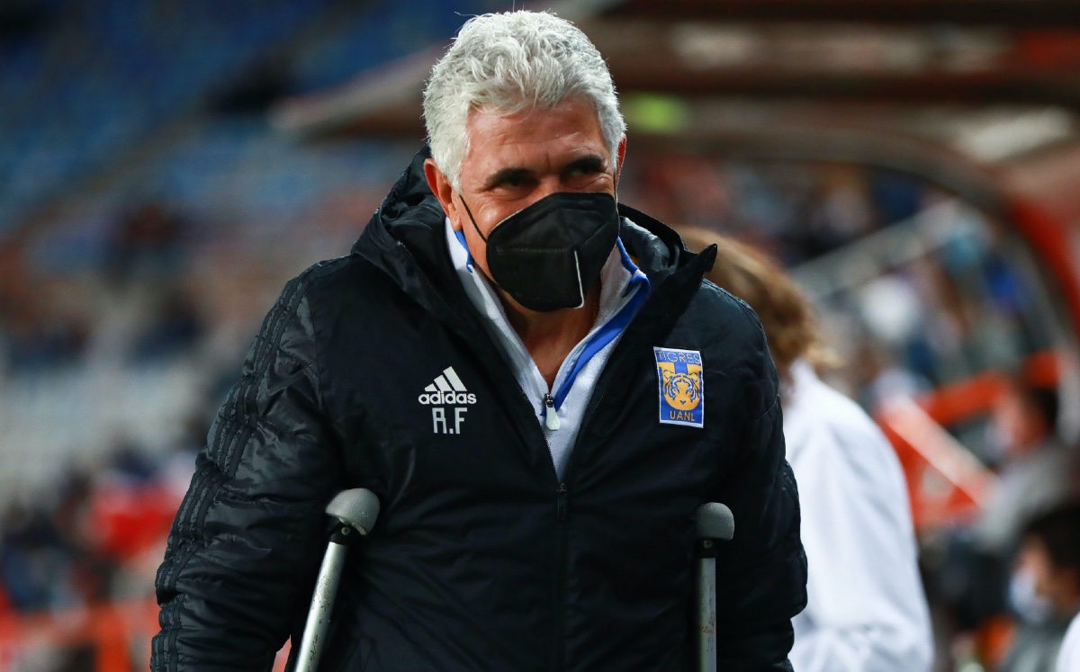 Tuca fue operado con éxito; se desconoce su regreso