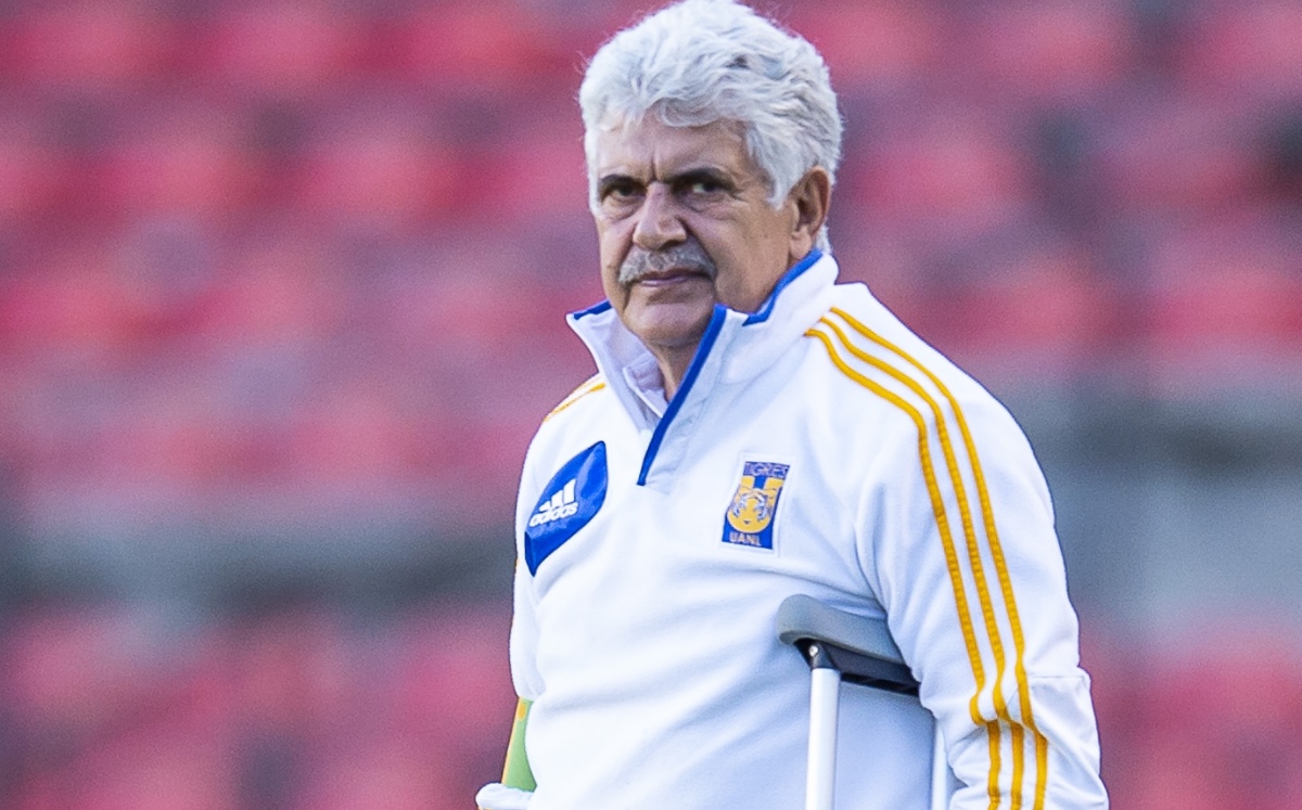 Tuca dice tener renovación en Tigres segura aunque pierda el Clásico