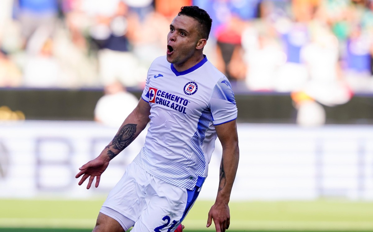 Jonathan Rodríguez se incorporó a entrenamientos con Cruz Azul