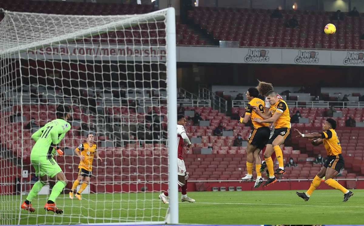 David Luiz dedicó mensaje a Raúl Jiménez tras su reaparición