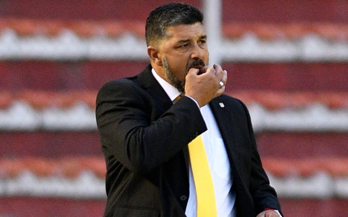 Gallos hace oficial llegada de Leo Ramos como técnico