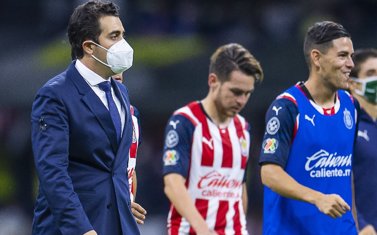 ¡Leaño le movió a Chivas! Mier y Molina a la banca, Tiba de capitán