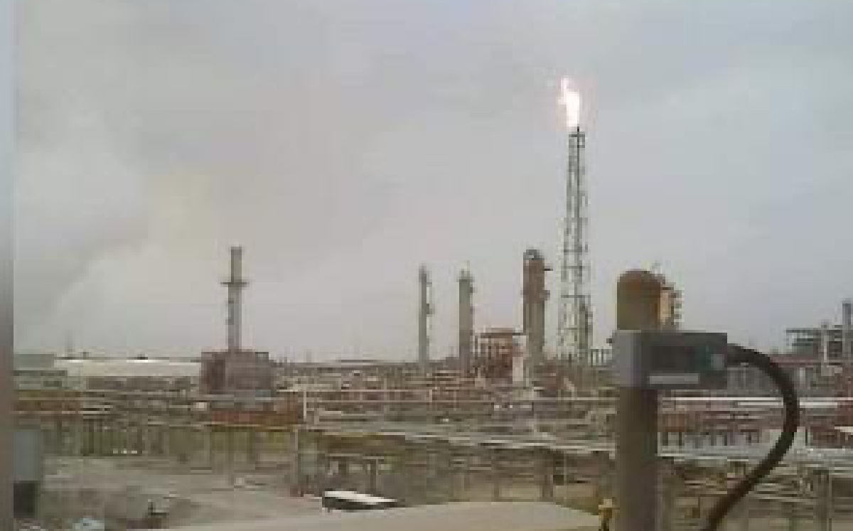 Refinería de Pemex reporta incendio; trabajadores intoxicados