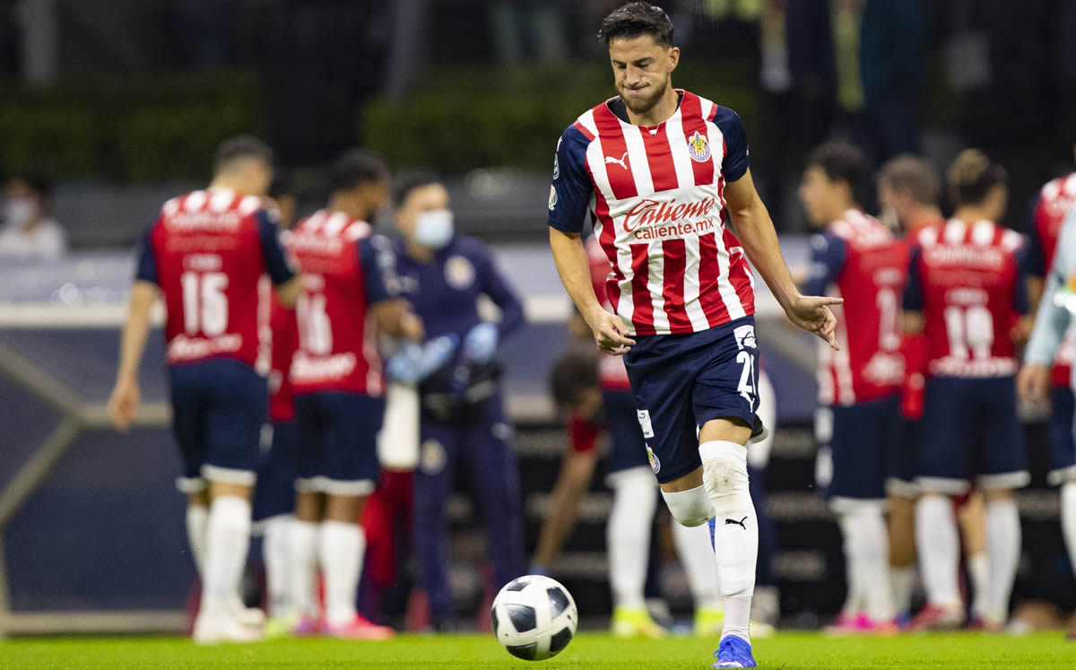 Chivas renovó por un año más a Hiram Mier