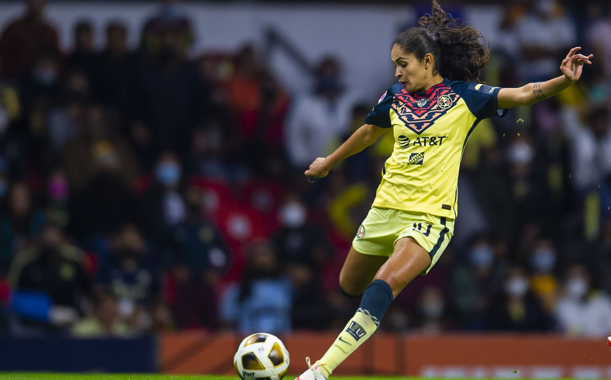 Golazo de Daniela Espinosa adelanta al América Femenil ante Tigres
