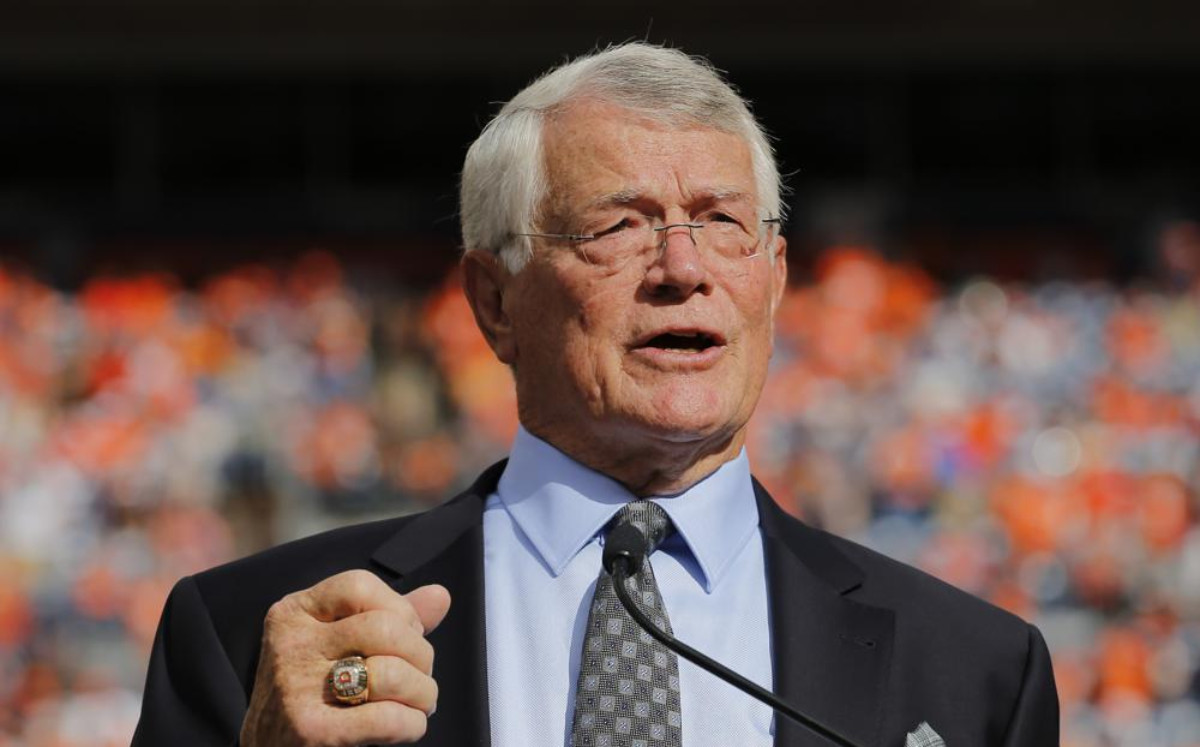 Leyenda de la NFL Dan Reeves falleció a los 77 años