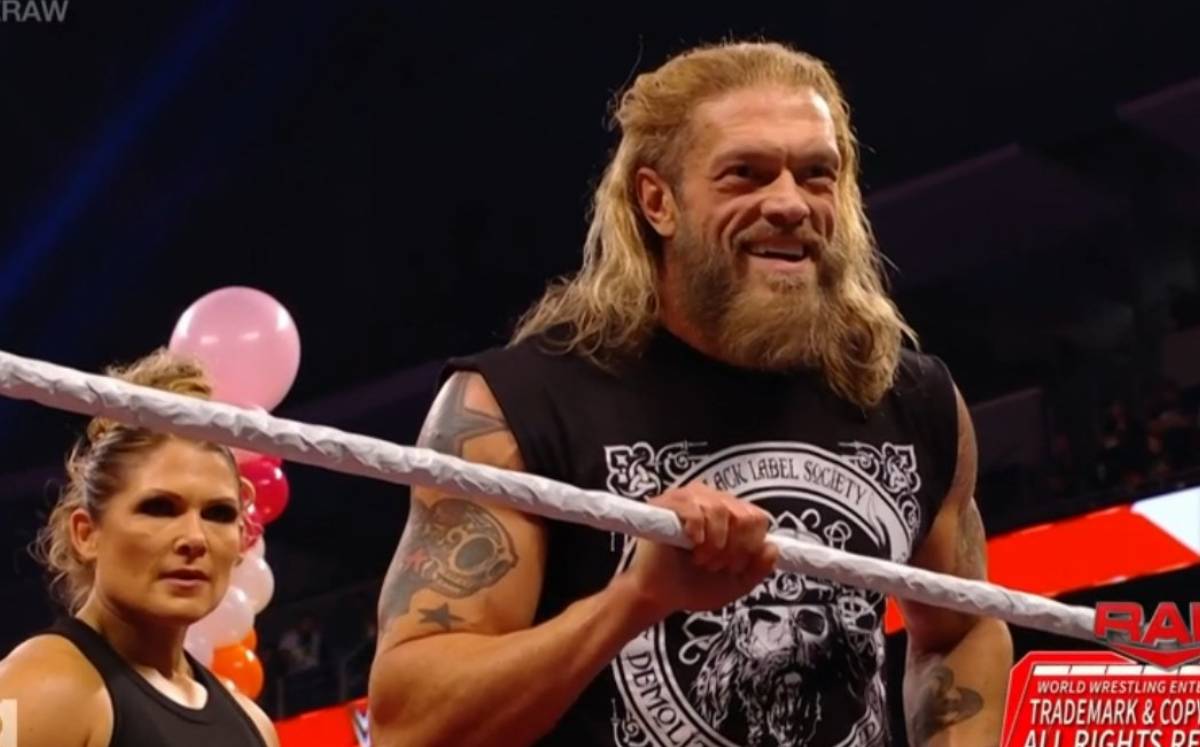 Edge y Beth Phoenix arruinan el festejo del cumpleaños de Maryse