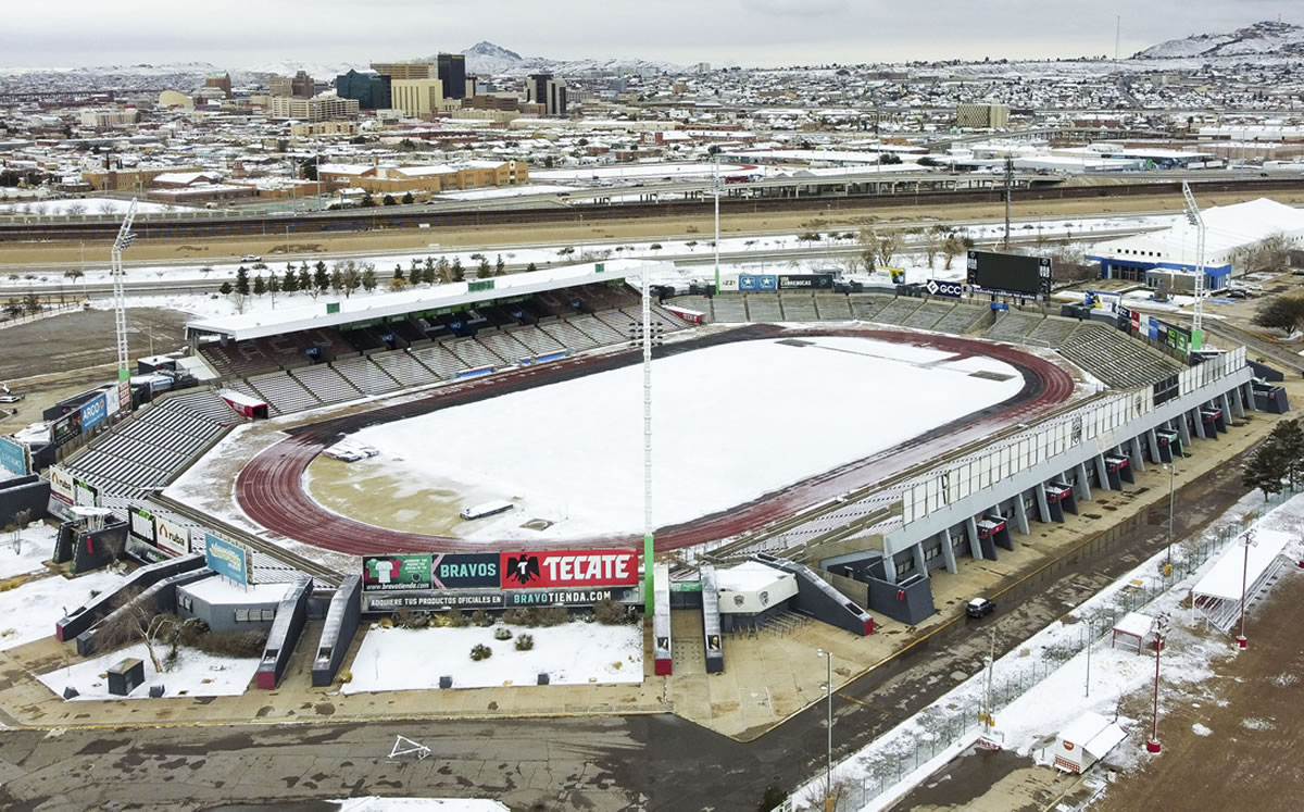 Estadio de FC Juárez, cubierto de nieve a días de recibir a Chivas