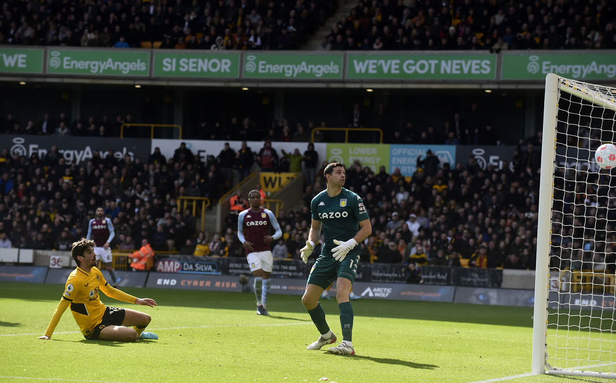 Afición de Wolves y Selección Mexicana trolean a Dibu Martínez