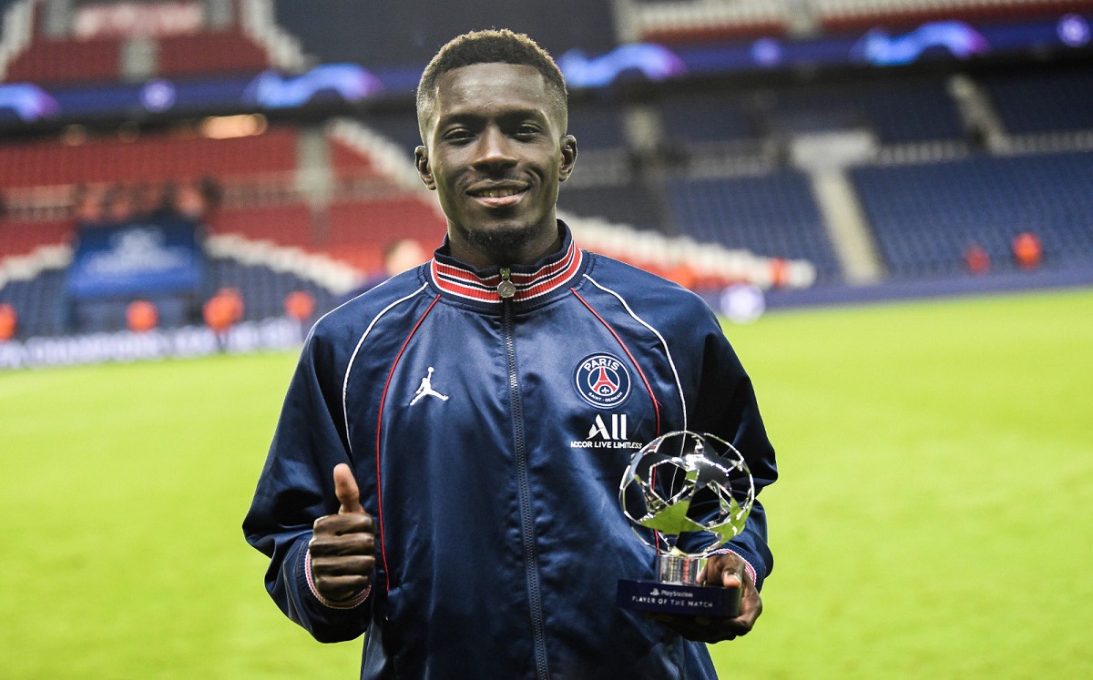 ¿Idrissa Gueye, del PSG, se negó a usar una camiseta pro LGBT?