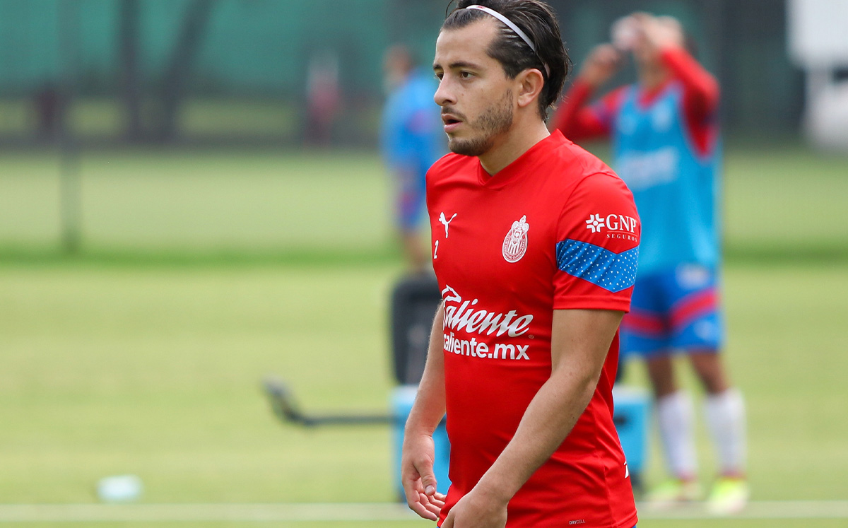 Alan Mozo sería titular por primera vez con Chivas en Jornada 2 ...