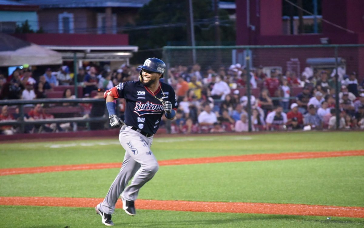 Sultanes de Monterrey gana primer duelo contra Tecolotes