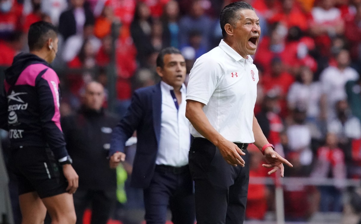 Ambriz lamentó falta de contundencia y defendió a Charly González