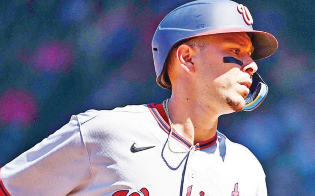 Beisbolista Joey Meneses se reúne con Esteban Moctezuma