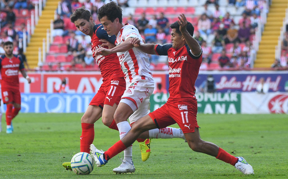 Isaac Brizuela y Chapo Sánchez renovaron por un año con Chivas