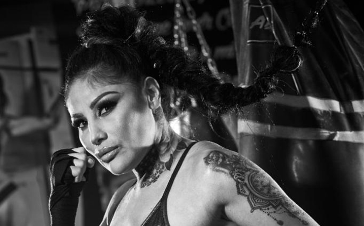 La Barby Juárez se presenta con la empresa The Boxing Showcase