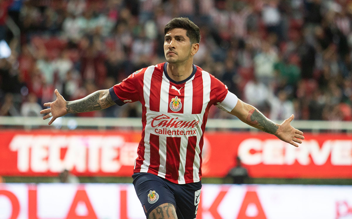 Pocho Guzmán vuelve a anotar con Chivas e hizo el 1-0 ante Santos