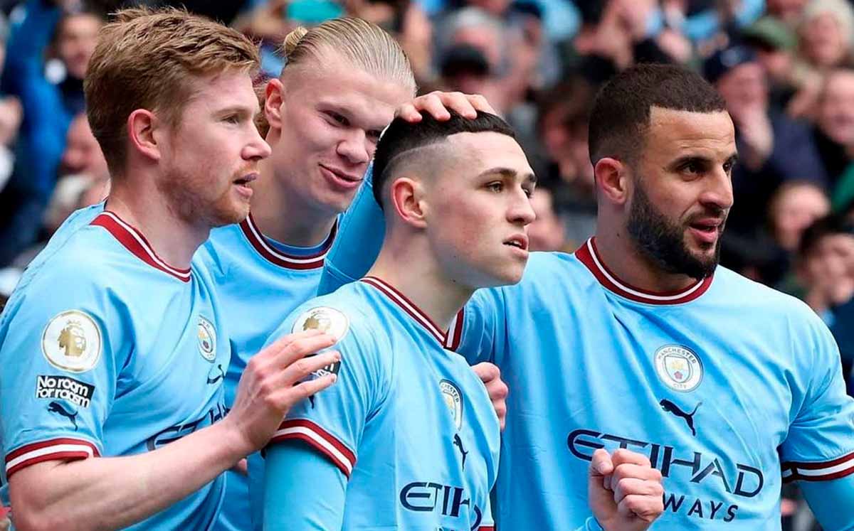 Kyle Walker, grabado en estado de ebriedad y exhibiéndose en un bar