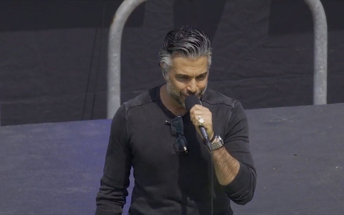 Tunden en redes sociales a Jaime Camil por 'arruinar' himno de EE. UU.