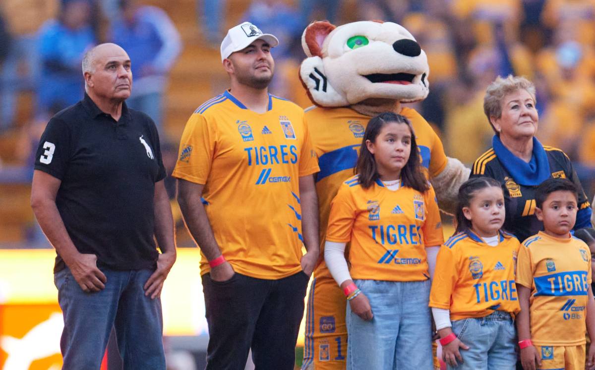 ¡Leyenda! Tigres le rindió un homenaje a Pilar Reyes