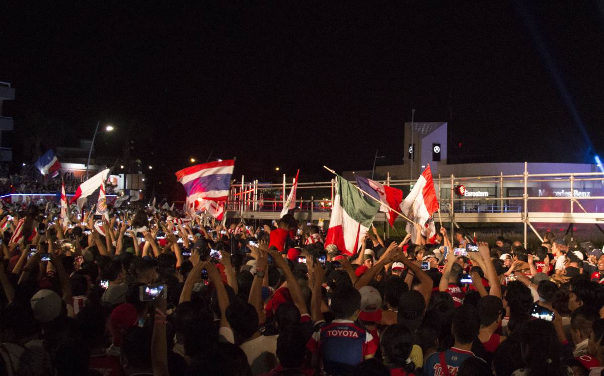 10 mil Chivahermanos festejaron el pase a la Final en La Minerva
