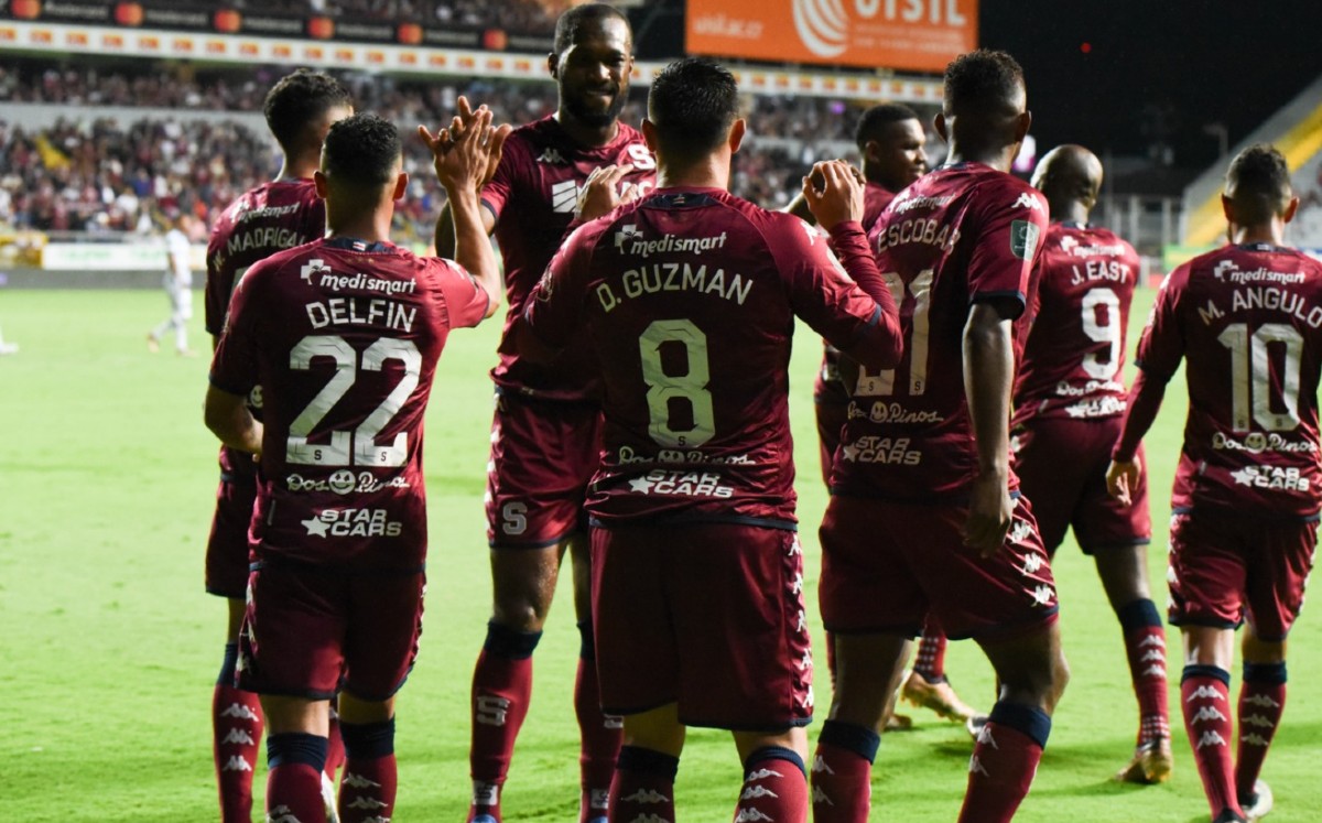 Saprissa, a dos partidos de sentarse en la mesa de los grandes clubes