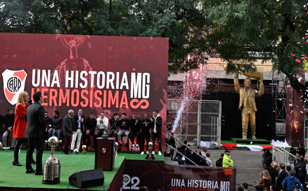 River Plate Inauguró Estatua De Marcelo Gallardo Fotos 3614