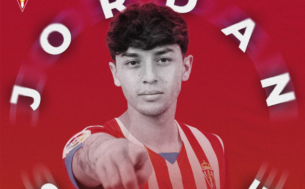 Jordan Carrillo seguirá una temporada más en el Sporting Gijón