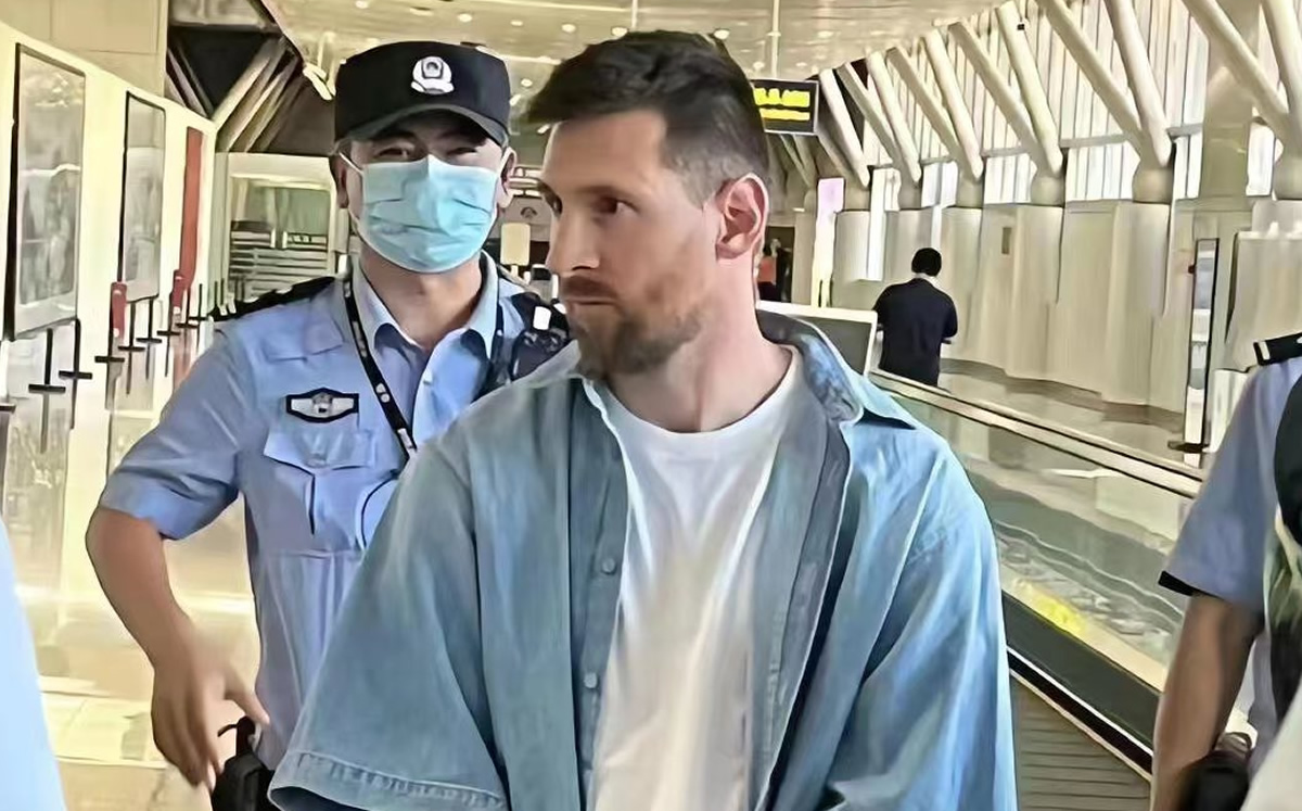 Messi es detenido en China por un descuido; su llegada fue una locura