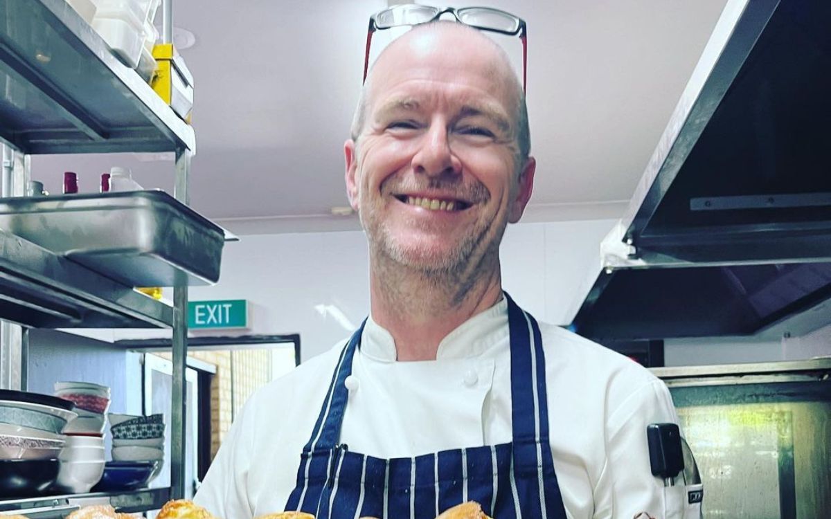 Chef veta a veganos de su restaurante por 'salud mental'
