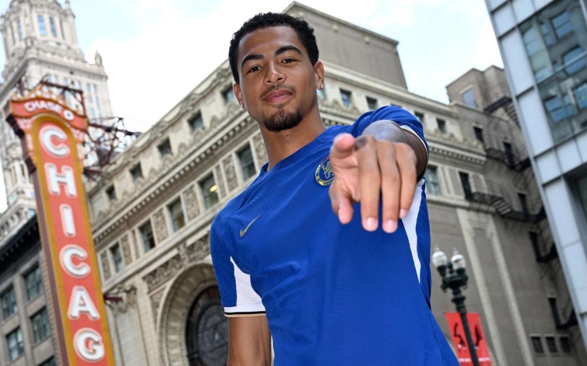 Chelsea renueva a su joya en defensa, Levi Colwill