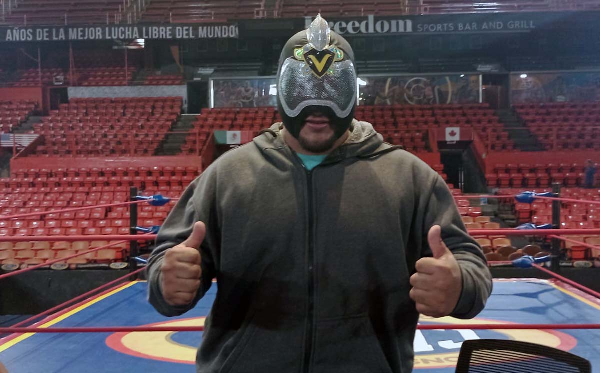 Volcano, el luchador que de niño quería ser bombero | VIDEO