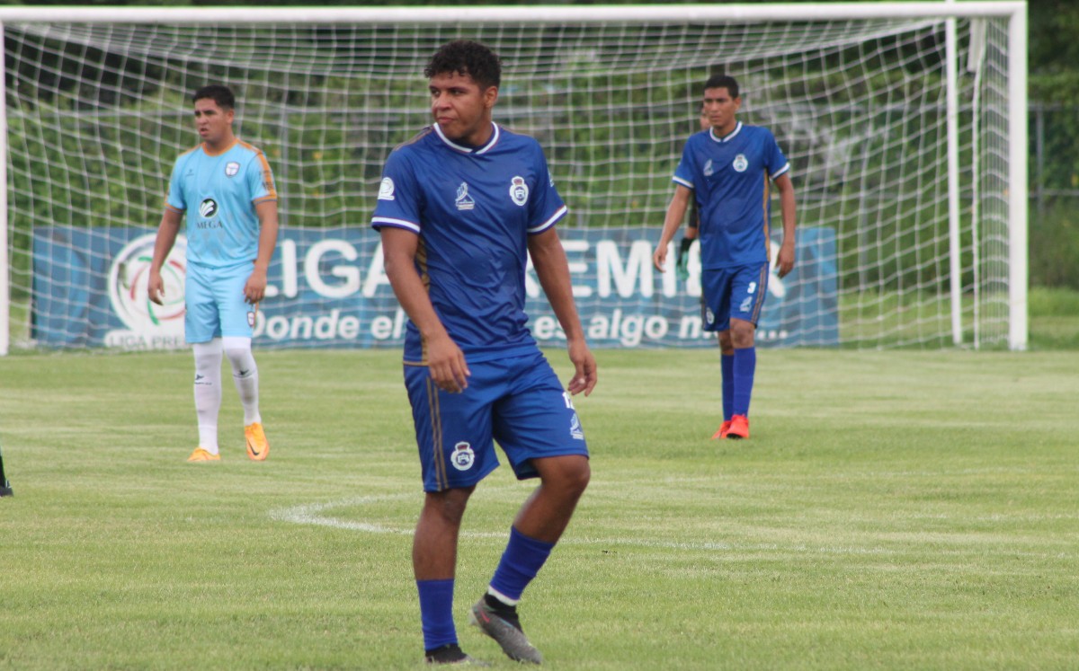 Equipo futbol de Nuevo León debuta en Liga Premier