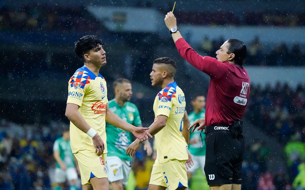 América: Kevin Álvarez da la cara tras su expulsión ante León