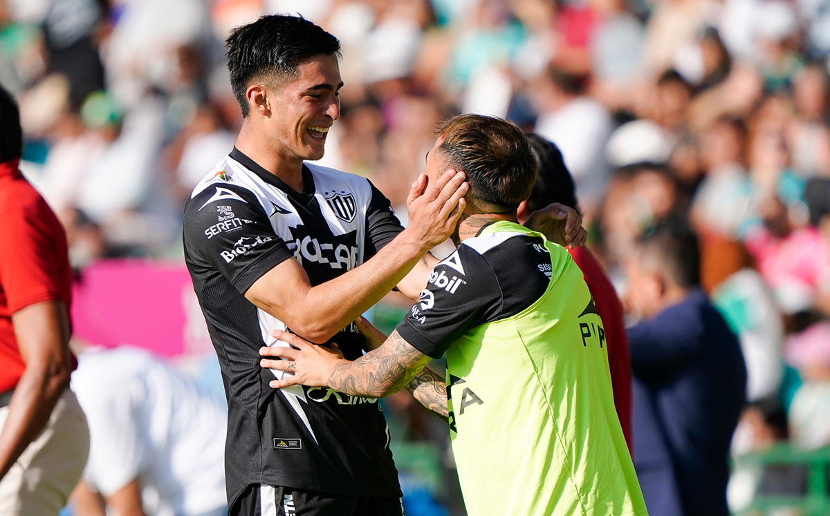 Necaxa sorprendió al Club León con un golazo de Rogelio Cortéz | VIDEO