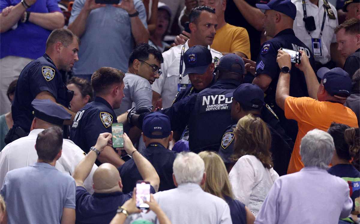 La primera Semifinal femenil del US Open se detiene por una protesta