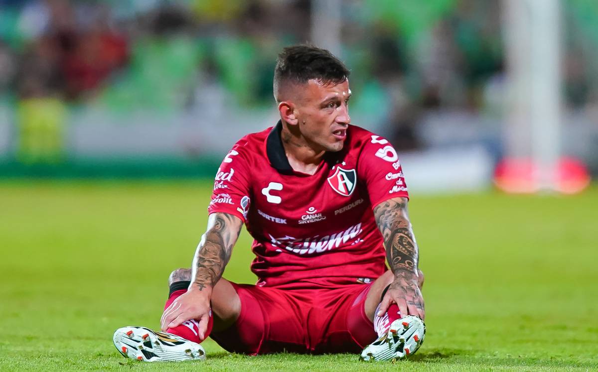Brian Lozano, operado con éxito; regresará hasta el CL2024