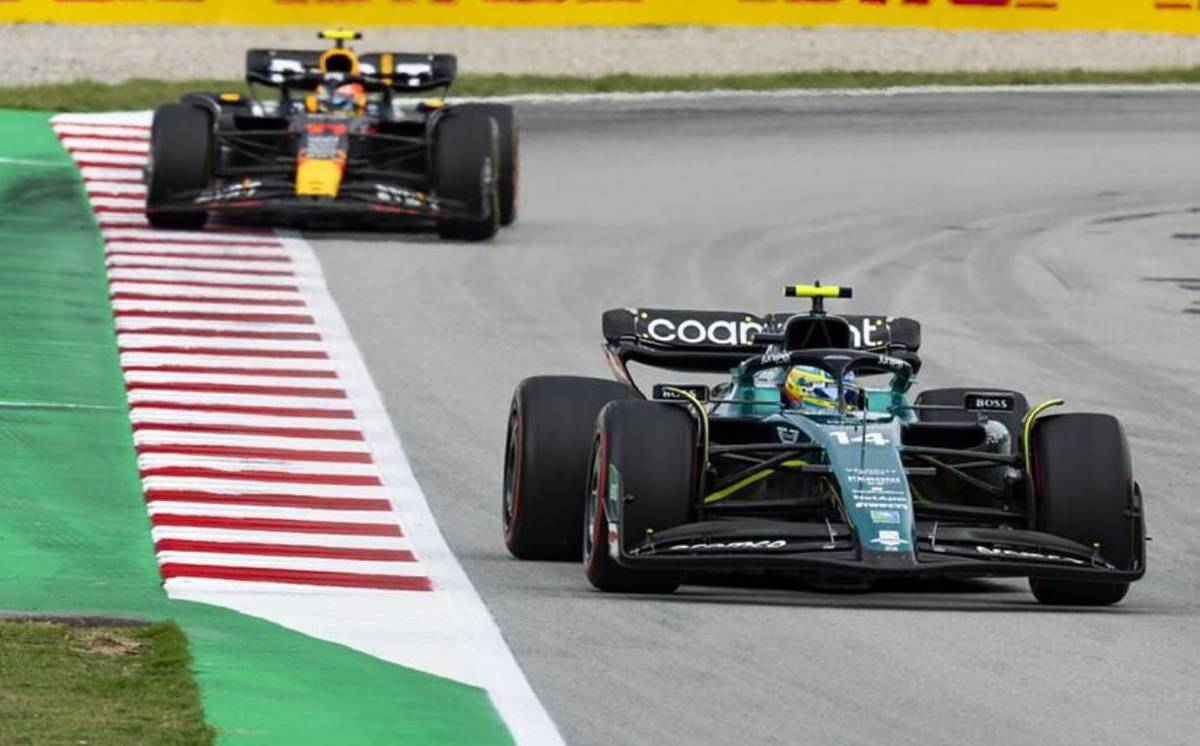 Checo Pérez y Alonso protagonizan emotivo abrazo tras GP de Brasil