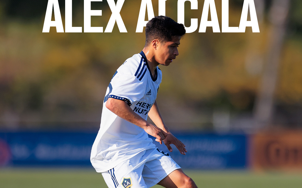 LA Galaxy hizo oficial la salida del mexicano Alex Alcalá