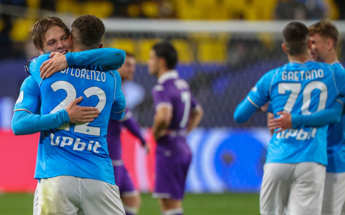 Napoli golea a la Fiorentina y se instala en la Final en la Supercopa