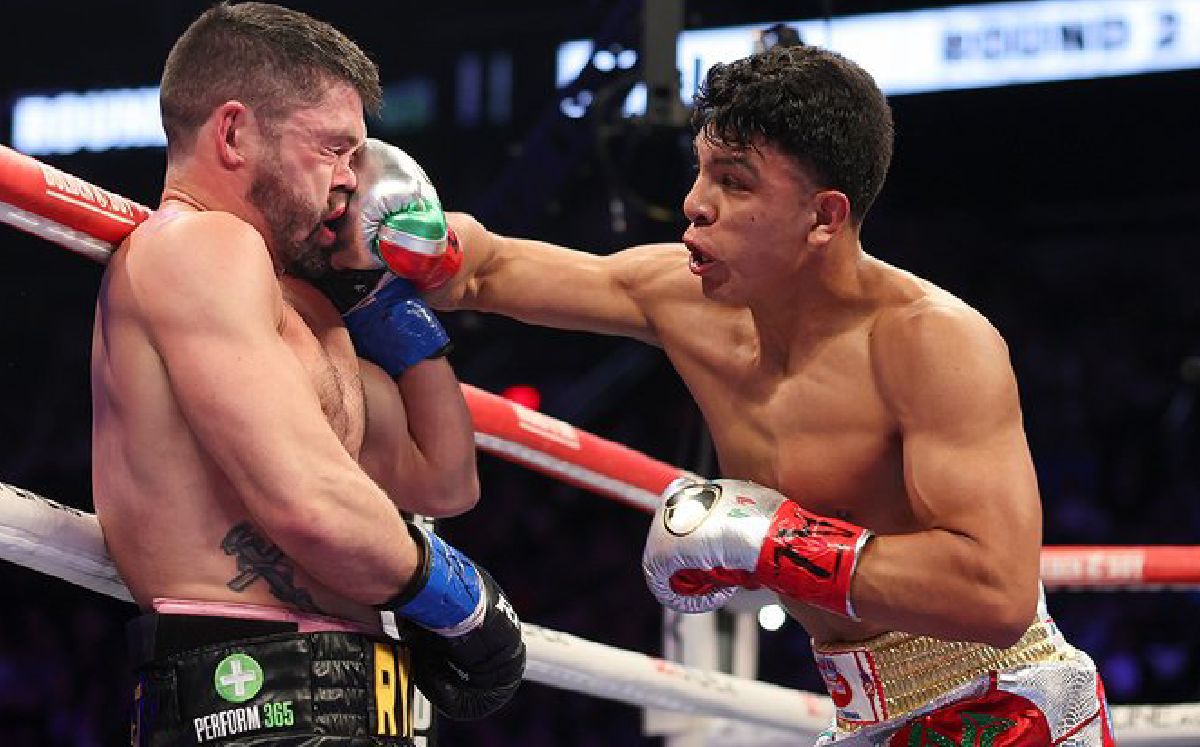 Jaime Munguía luce demoledor y vence por KO a John Ryder