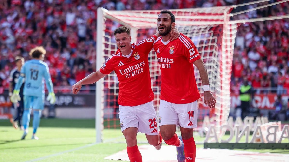 Guillermo Ochoa recibe seis goles ante el Benfica